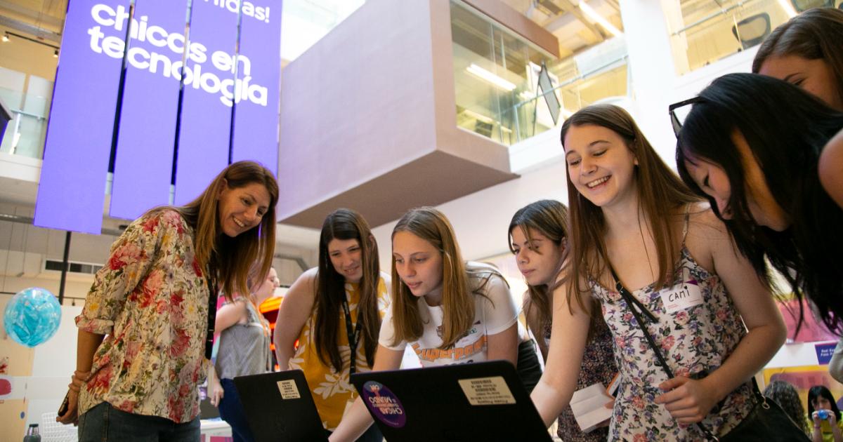 ¿Qué es el programa Chicas en Tecnología, que Disney apoyará?